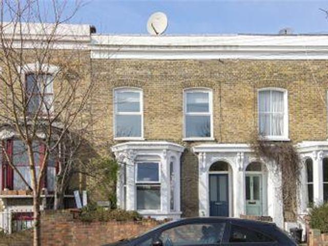 2 Bedrooms Flat for sale in Elderfield Road, London E5