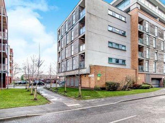 2 Bedrooms Flat for sale in Elmira Way, Salford M5