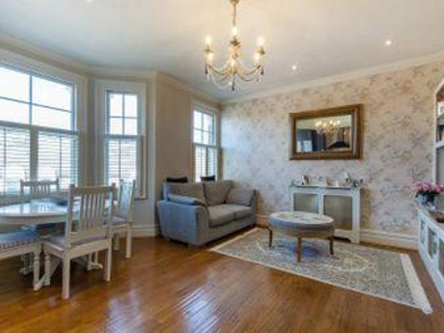 2 Bedrooms Flat for sale in Epsom Road, Croydon CR0
