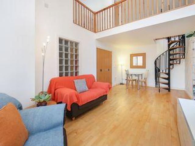 2 Bedrooms Flat for sale in Equity Square, Shoreditch E2