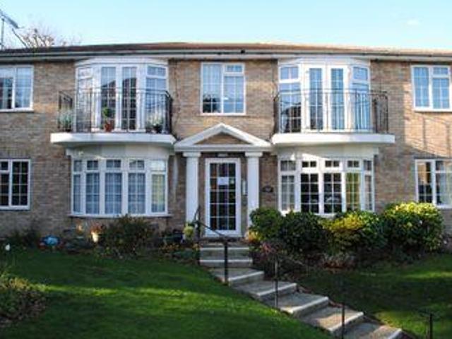2 Bedrooms Flat for sale in Eridge Close, Bexhill On Sea TN39