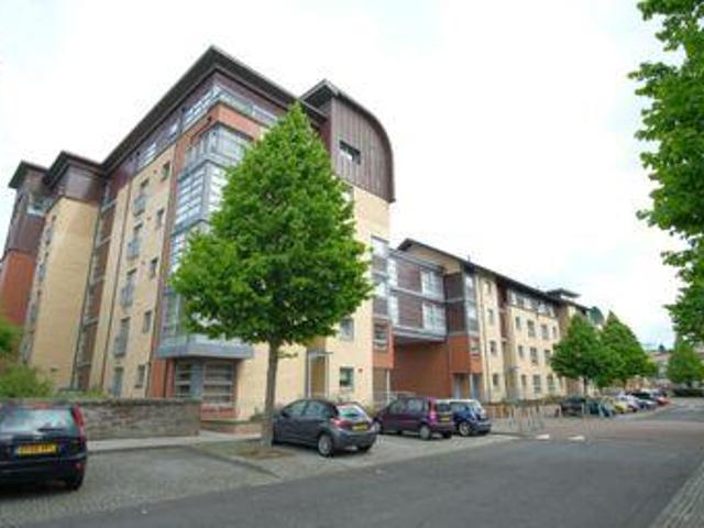 2 Bedrooms Flat for sale in Errol Gardens, Flat 2/1, New Gorbals, Glasgow G5