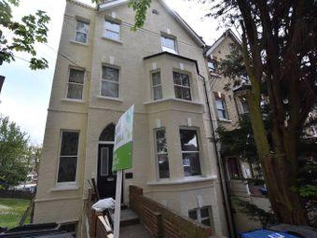 2 Bedrooms Flat for sale in Essex Grove, London SE19