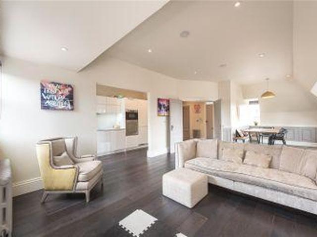 2 Bedrooms Flat for sale in Eton Avenue, London NW3
