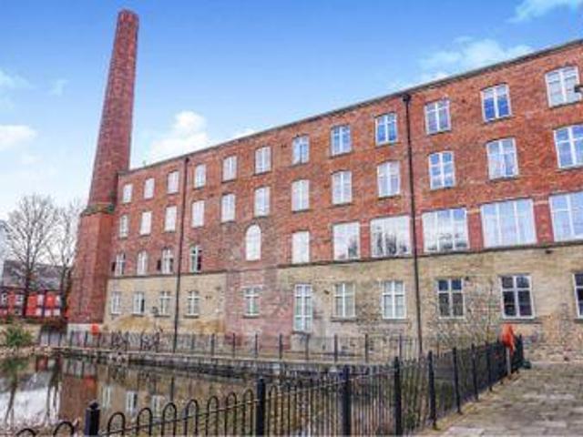 2 Bedrooms Flat for sale in Eyres Mill Side, Leeds LS12