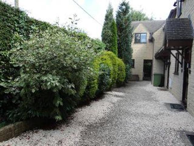 2 Bedrooms Flat for sale in Foxes Close, Station Road, Bourton On The Water, Cheltenham GL54