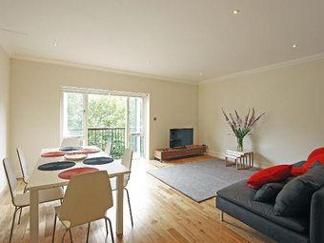2 Bedrooms Flat for sale in Folgate Street, London E1