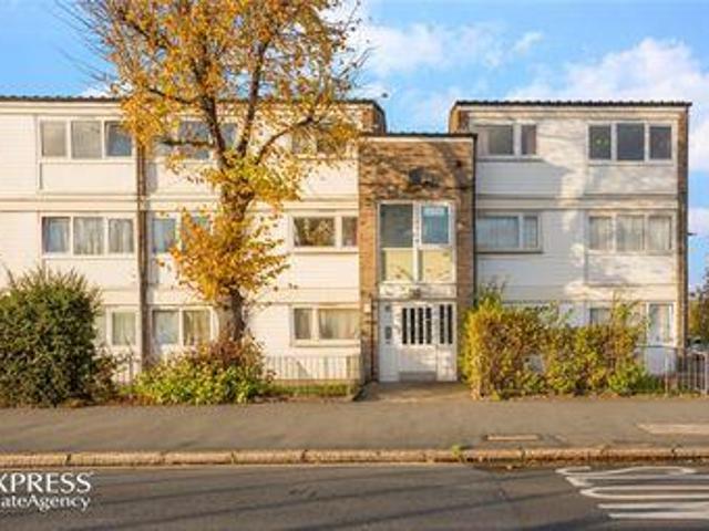 2 Bedrooms Flat for sale in Forest Lane, London E15