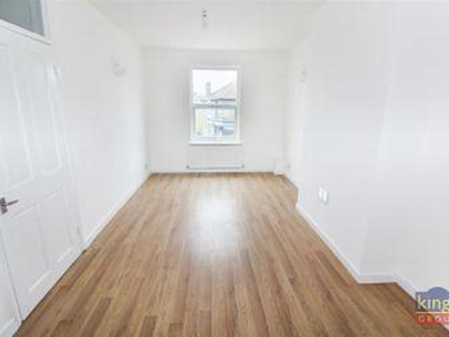 2 Bedrooms Flat for sale in Forest Road, London E17