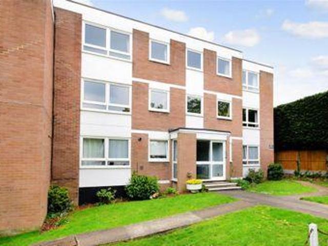 2 Bedrooms Flat for sale in Forest View, London E4