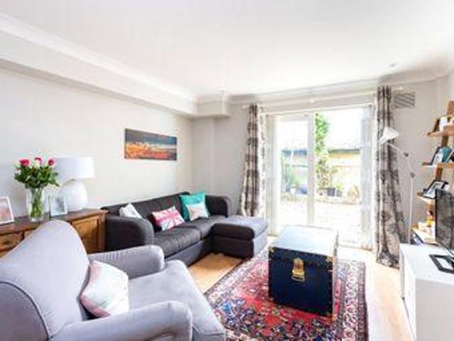 2 Bedrooms Flat for sale in Fortess Road, London NW5