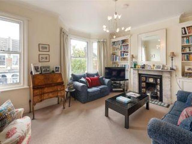 2 Bedrooms Flat for sale in Forthbridge Road, Battersea, London SW11
