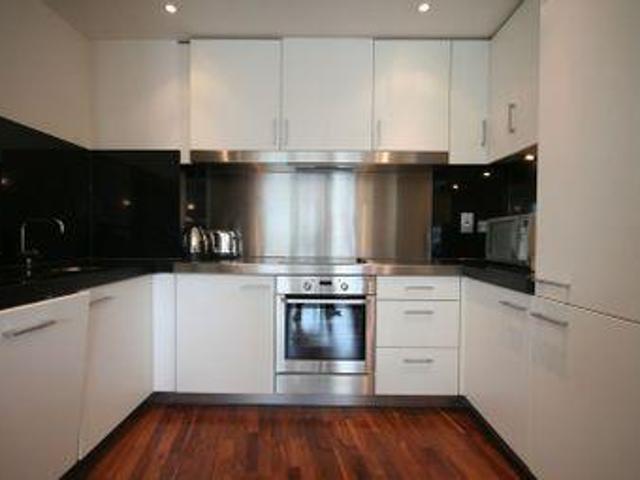 2 Bedrooms Flat for sale in Fairmont Avenue, London E14