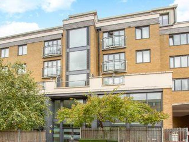 2 Bedrooms Flat for sale in Fairfield Road, London E3