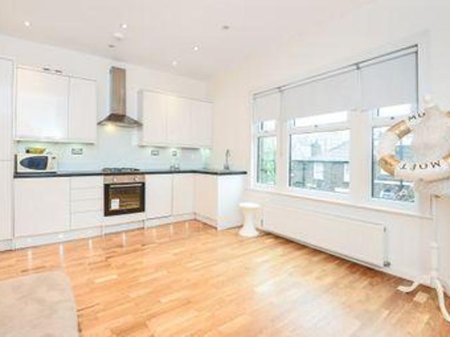 2 Bedrooms Flat for sale in Fairfield Street, London SW18