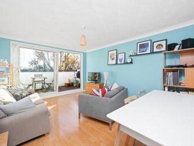 2 Bedrooms Flat for sale in Fairfoot Road, London E3