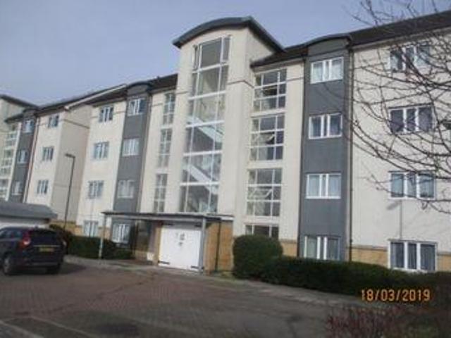 2 Bedrooms Flat for sale in Fantail Close, London SE28