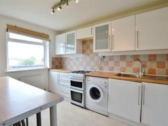 2 Bedrooms Flat for sale in Farnham Road, Slough SL2