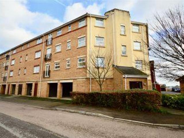 2 Bedrooms Flat for sale in Fenners Marsh, Gravesend DA12