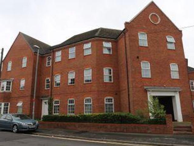 2 Bedrooms Flat for sale in Fenton Hall Close, Fenton ST4