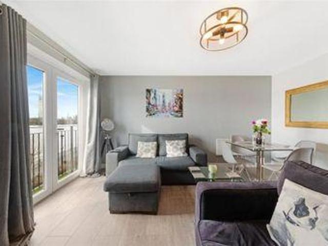 2 Bedrooms Flat for sale in Ferguson Close, London E14