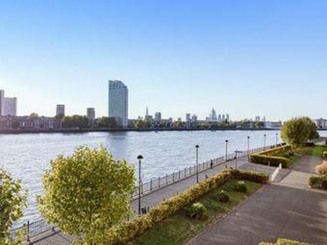 2 Bedrooms Flat for sale in Ferguson Close, London E14