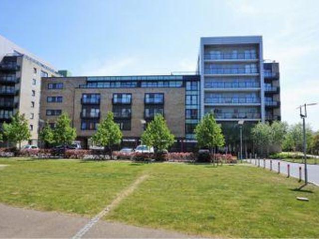 2 Bedrooms Flat for sale in Ferry Court, Cardiff CF11