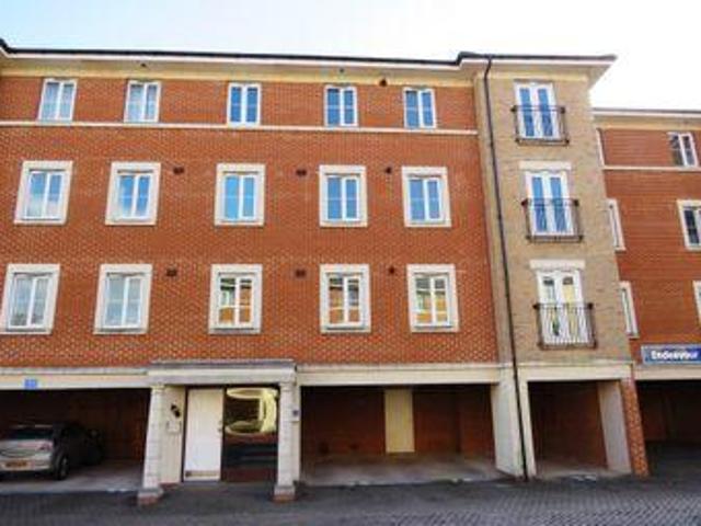 2 Bedrooms Flat for sale in Ffordd James Mcghan, Cardiff CF11
