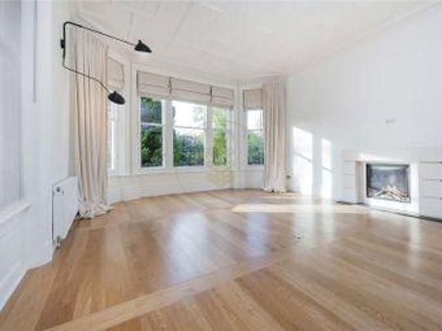 2 Bedrooms Flat for sale in Fitzjohns Avenue, Hampstead, London NW3