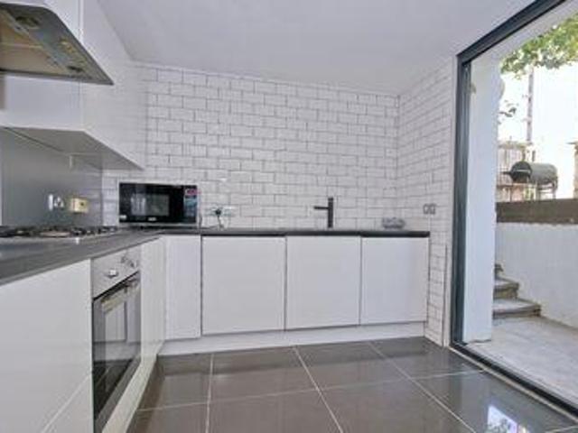 2 Bedrooms Flat for sale in Fiveways Road, Brixton SW9