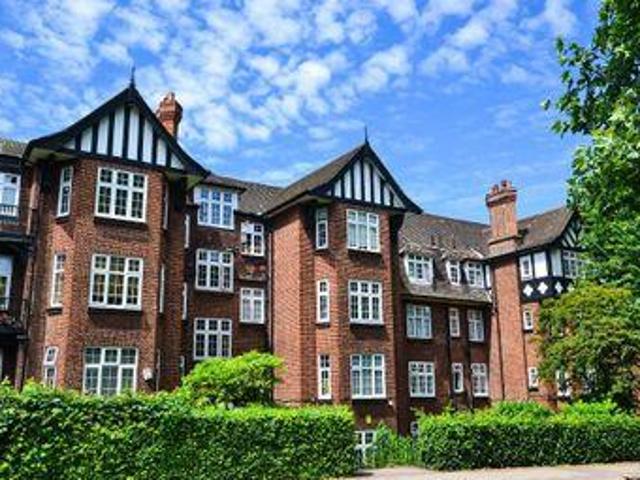 2 Bedrooms Flat for sale in Finchley Road, Childs Hill, London NW2
