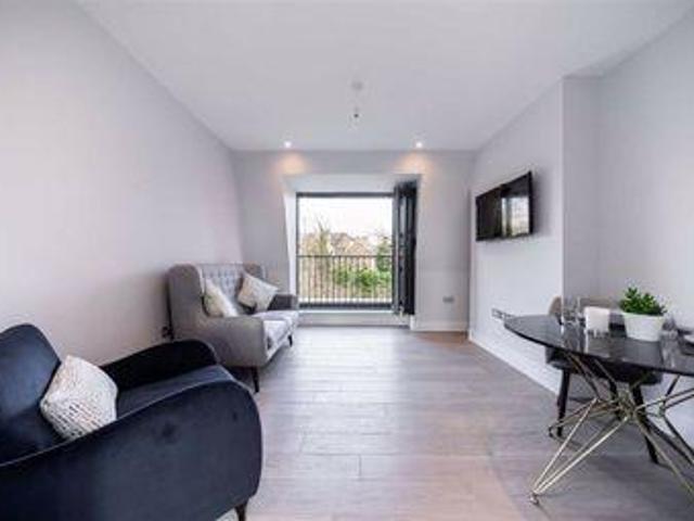 2 Bedrooms Flat for sale in Finchley Road, Hampstead, London NW3