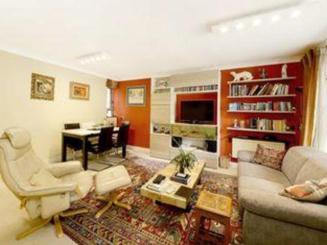 2 Bedrooms Flat for sale in Finchley Road, London NW3