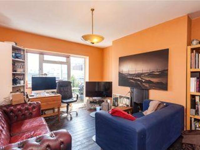 2 Bedrooms Flat for sale in Finn House, Bevenden Street, London N1
