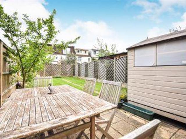 2 Bedrooms Flat for sale in Firstway, London SW20