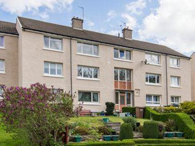 2 Bedrooms Flat for sale in Firrhill Drive, Colinton Mains, Edinburgh EH13