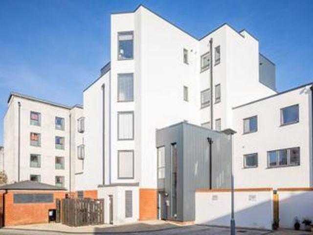 2 Bedrooms Flat for sale in Fishers Lane, Regency Place, Cheltenham GL52