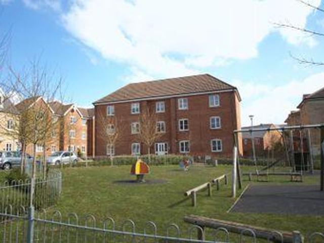 2 Bedrooms Flat for sale in Fishers Mead, Long Ashton, Bristol BS41