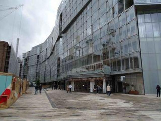 2 Bedrooms Flat for sale in Fladgate House, 4 Circus Road West, London SW11