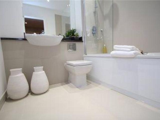 2 Bedrooms Flat for sale in Flat 8, 5 Lennox Road, Worthing, West Sussex BN11