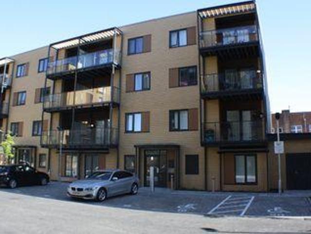 2 Bedrooms Flat for sale in Flat 25, Woodcroft Avenue, Silverworks Close, London NW9