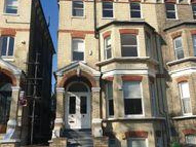 2 Bedrooms Flat for sale in Flat 3, 23 Cannon Place, Hampstead, London NW3