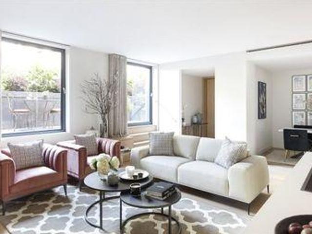 2 Bedrooms Flat for sale in Floral Court, Floral Street WC2E