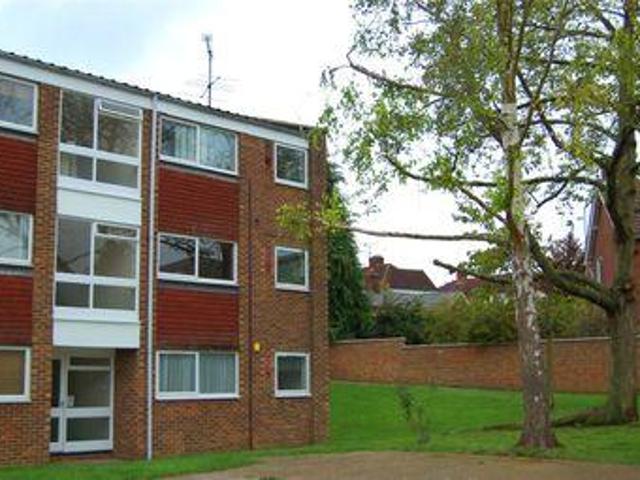 2 Bedrooms Flat for sale in Francis Close, Hitchin SG4