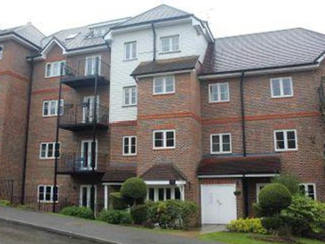2 Bedrooms Flat for sale in Freer Crescent, High Wycombe HP13