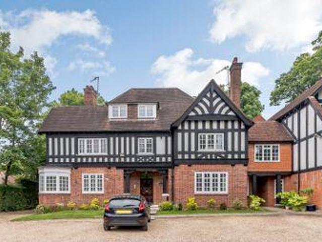 2 Bedrooms Flat for sale in Frithwood Avenue, Northwood HA6