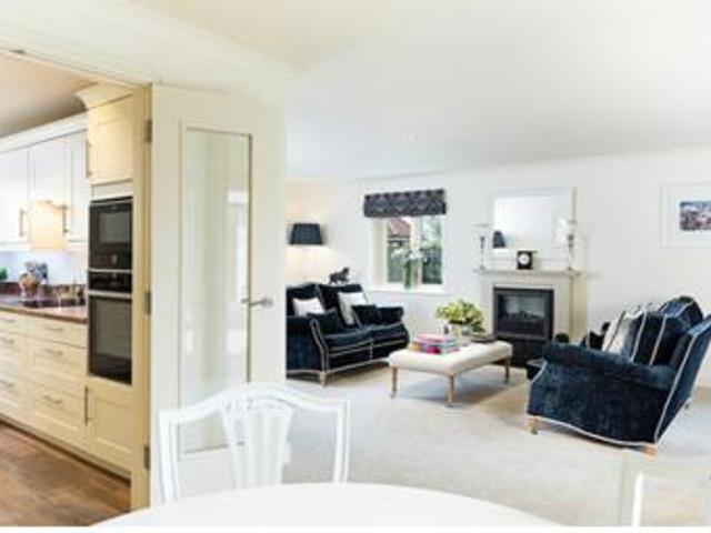 2 Bedrooms Flat for sale in Frog Lane, Tattenhall Chester CH3