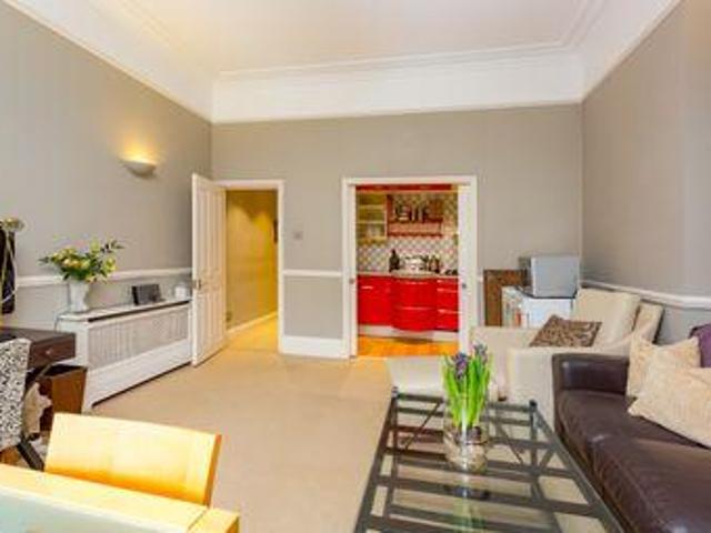 2 Bedrooms Flat for sale in Frognal, London NW3