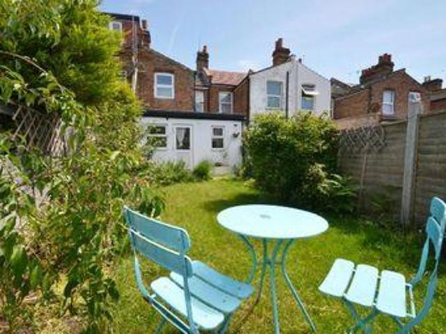 2 Bedrooms Flat for sale in Fulbourne Road, London E17