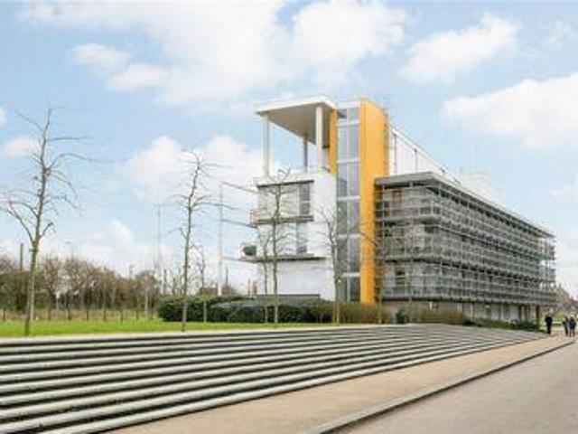 2 Bedrooms Flat for sale in Fyfe House, New River Village, Hornsey N8